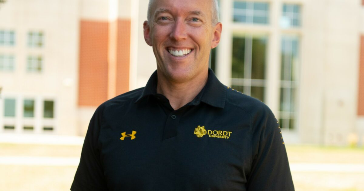 Dordt Admissions Director receives service award… | Dordt University